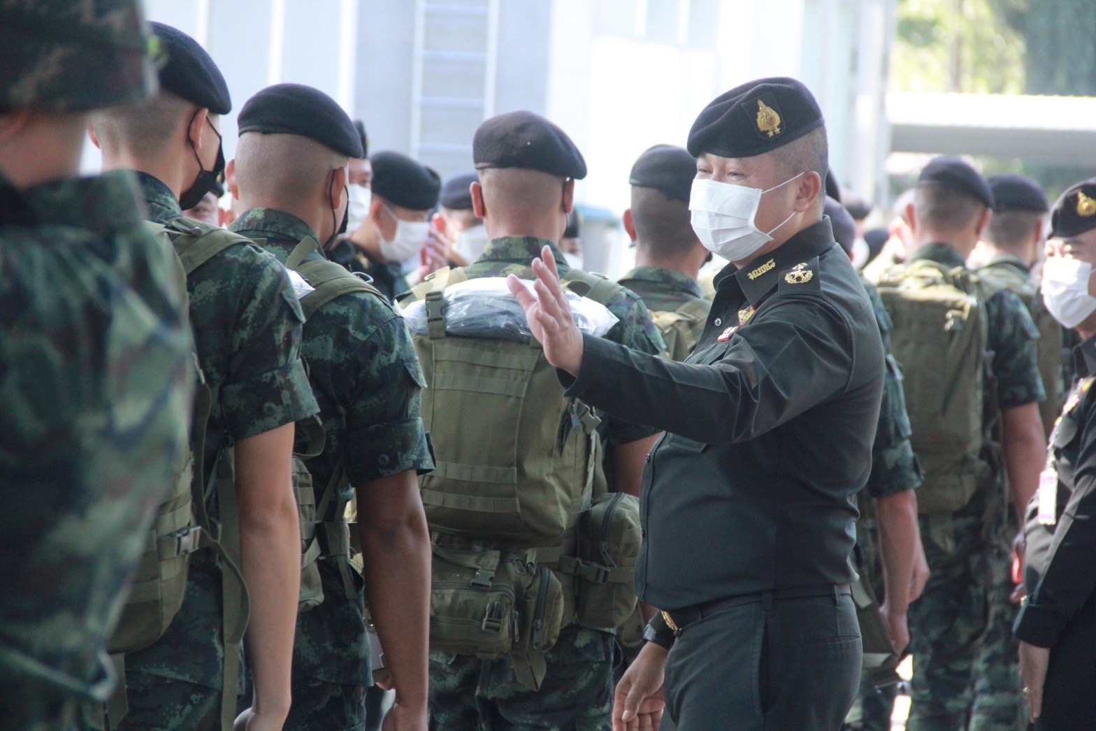 มณฑลทหารบกที่ 38 จัดพิธีส่งทหารปลดจากกองประจำการ 95 นายเพื่อเป็นกองหนุน ...